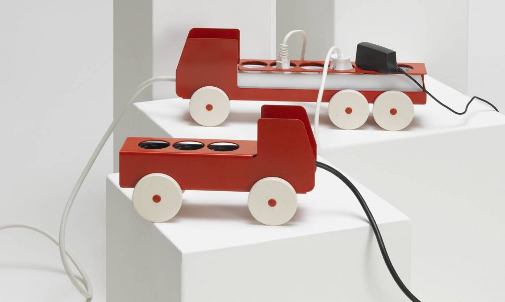 Des petites voitures dans la déco - Multiprises Plugtruck - Porte-clé ...