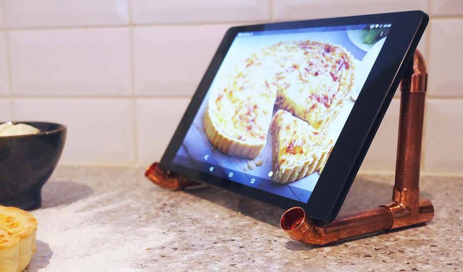 Un porte-tablette à faire soi-même - DIY tuyaux de cuivre - Support ...