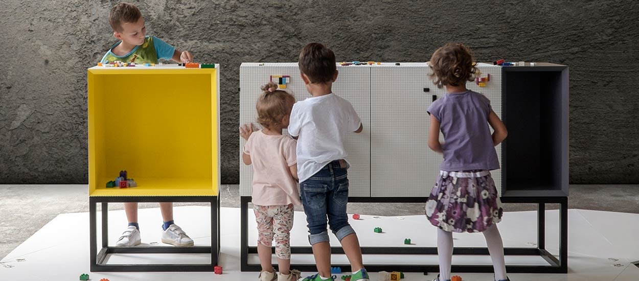 Des meubles design modulables et compatibles avec les briques LEGO