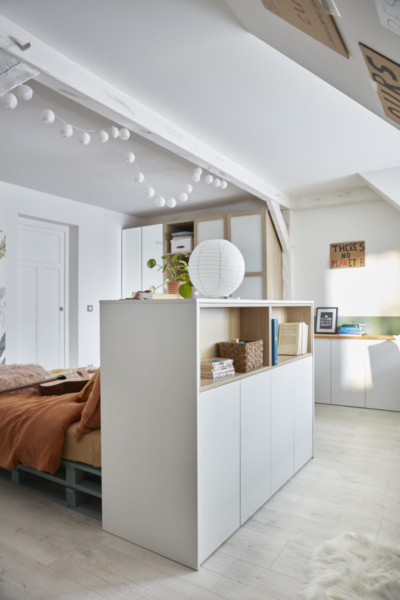 Comment bien organiser sa chambre avec les rangements modulables Atomia