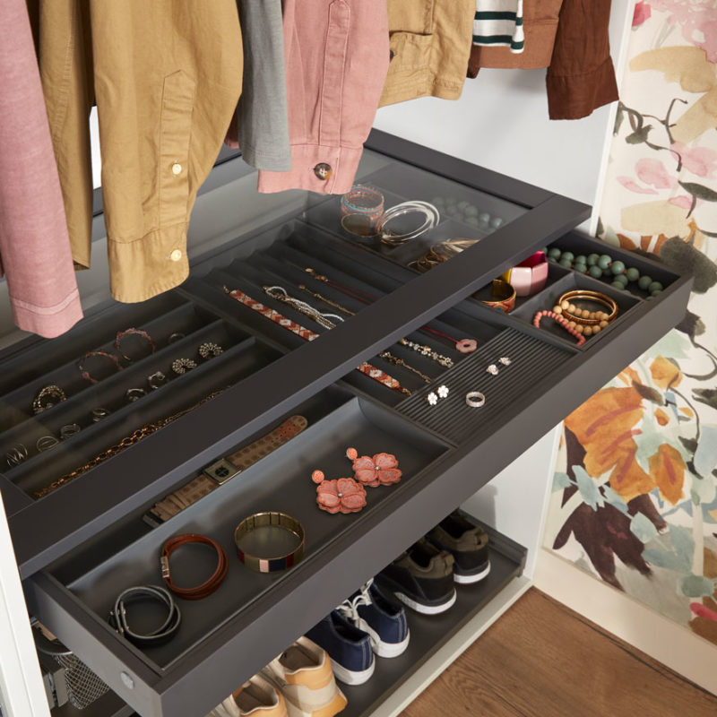 Comment harmoniser son dressing avec la déco de sa chambre
